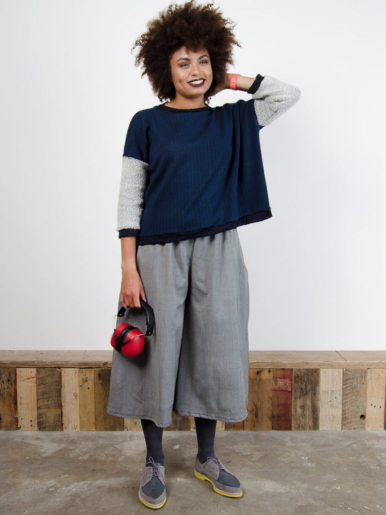 Box Jumper in Navy x Grey – Antiform