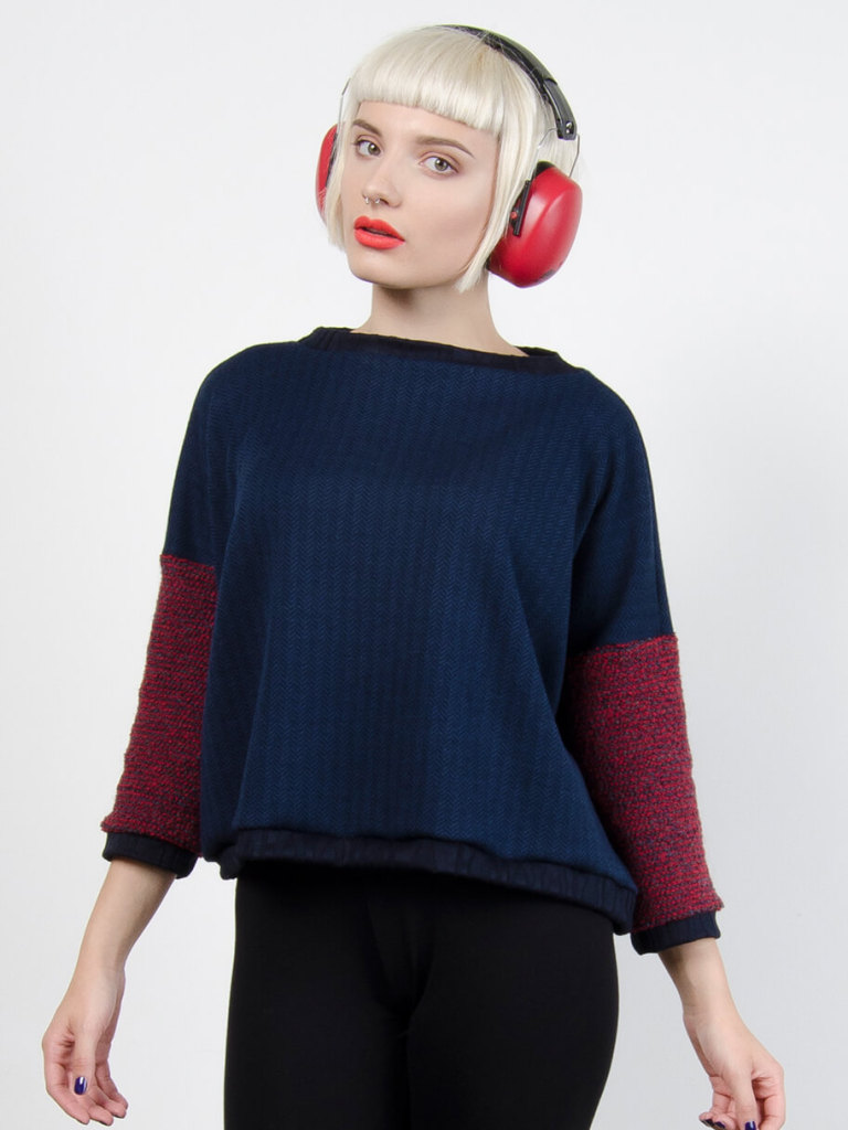 Box Jumper in Navy x Plum – Antiform